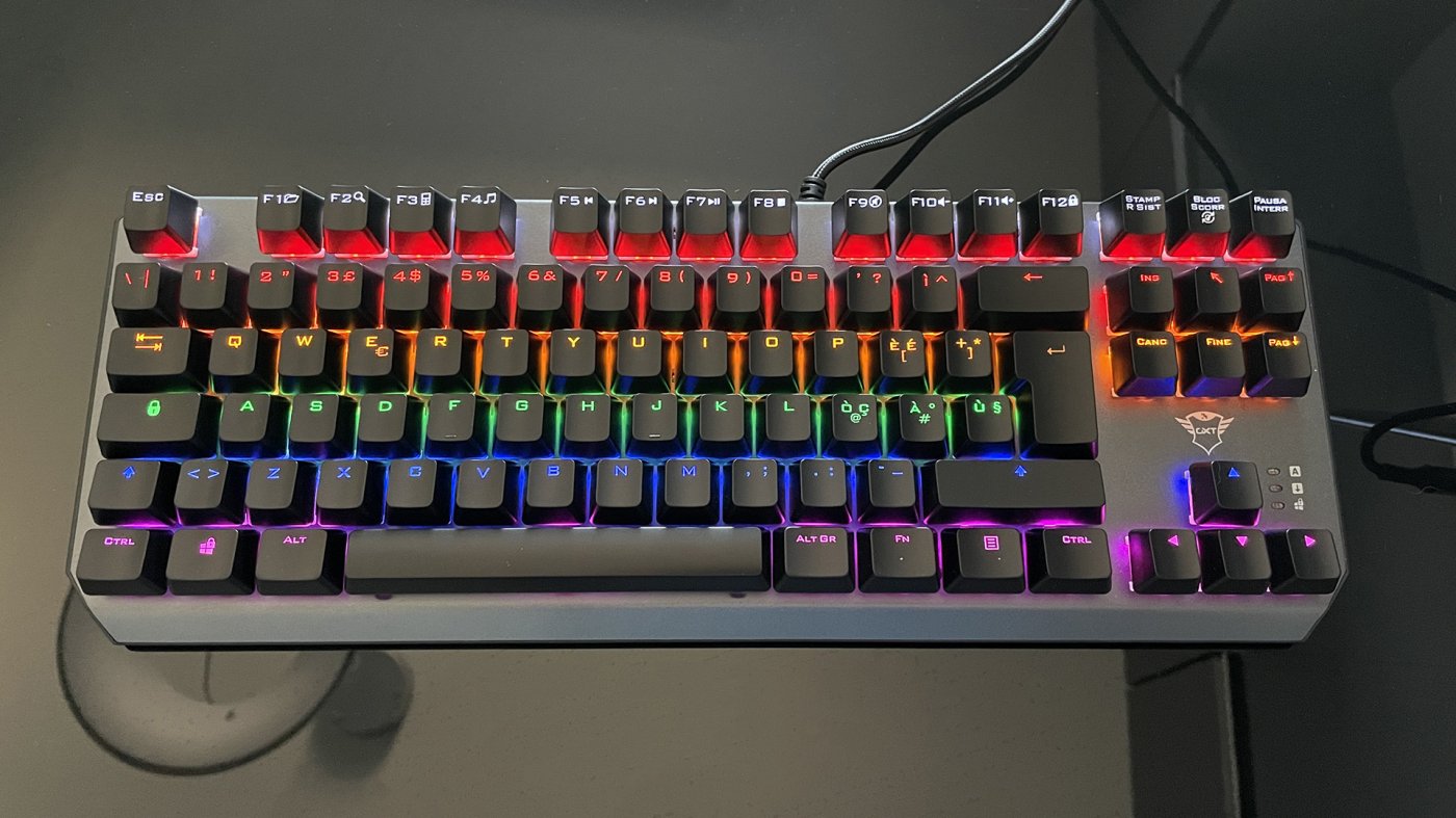 Trust GXT 834 Callaz, la recensione della tastiera da gaming con un ...