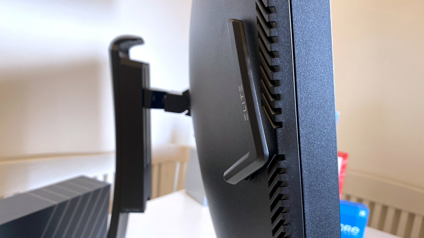 ViewSonic Elite XG321UG: la recensione del monitor da gioco 4K Mini LED ...