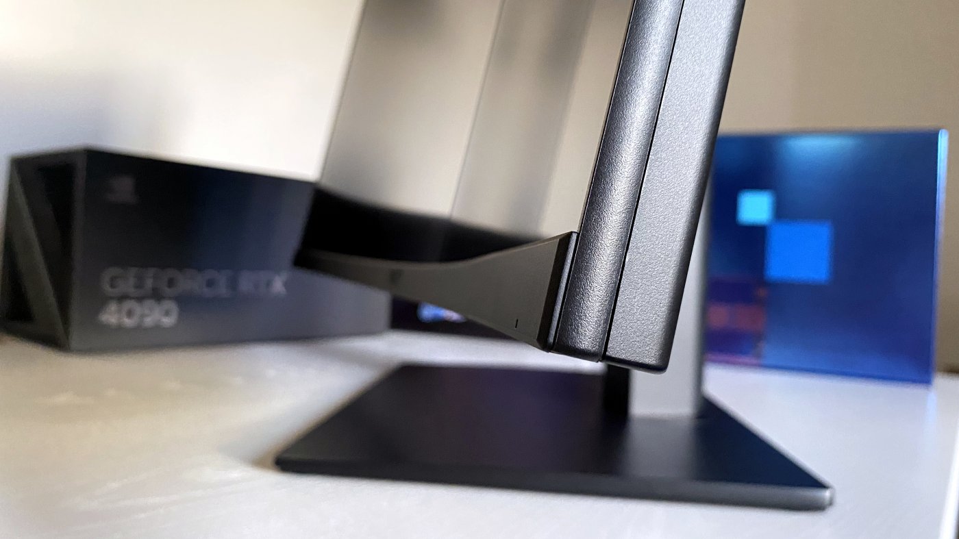 NZXT Canvas 32Q Curved: la recensione del massiccio monitor da gaming ...