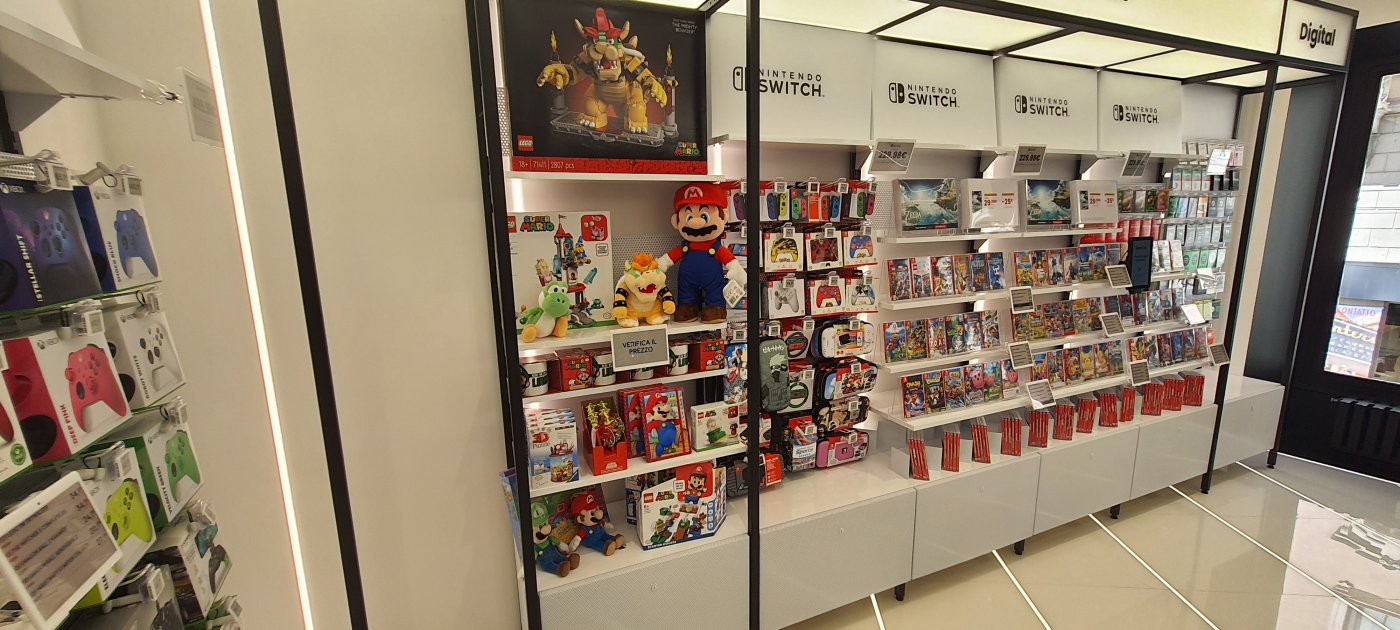 GameStop inaugura oggi un innovativo flagship store a Milano ...