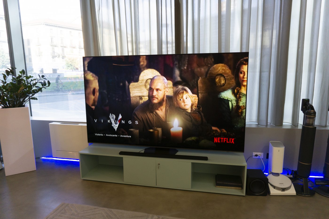 Samsung QLED Q80C 98": arriva in Italia lo smart TV 4K extra-large ...
