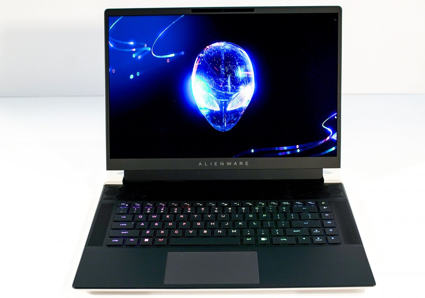 Alienware m16 R2: il nuovo laptop da gaming con Intel Core Ultra e ...