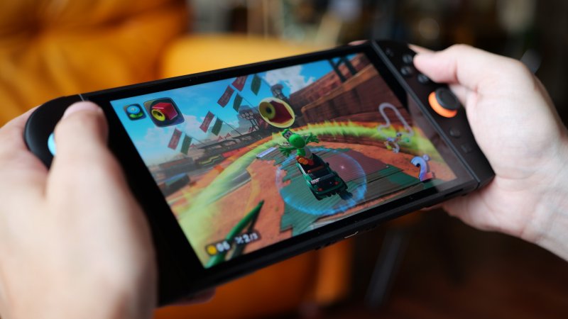 In portabilità, Switch 2 è molto più comoda da usare per gli adulti, ma decisamente meno per i bambini e per chi ha le mani piccole