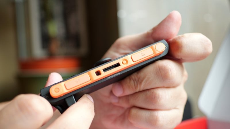 Il sensore del mouse è la novità davvero inedita dei Joy-Con 2