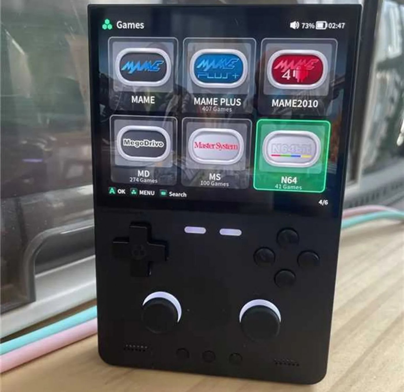 Brick Pro è il nuovo Game Boy moderno con schermo più grande e levette ...