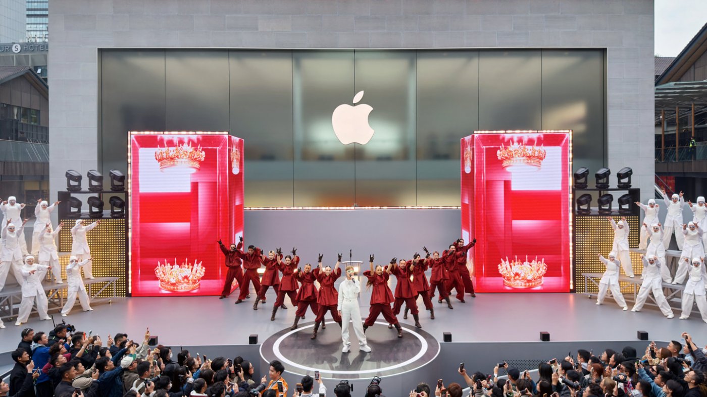 Apple festeggia 50 anni e guarda avanti: l'iPhone esisterà ancora tra ...