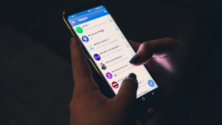Telegram si aggiorna ad aprile 2026 con editor IA, nuovi sondaggi ...